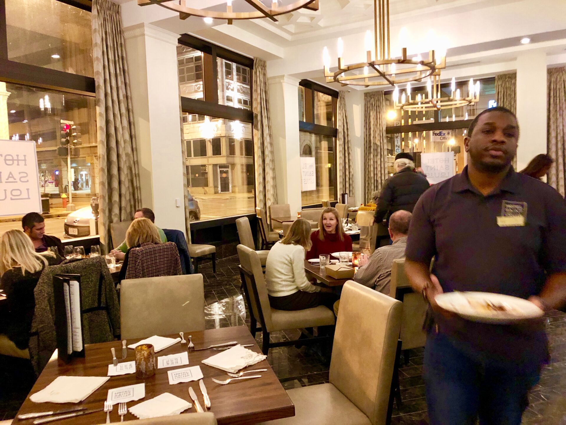 HOTEL SAINT LOUIS, UNION 30 RESTAURANT AND FAMOUS BARR FRENCH ONION ...